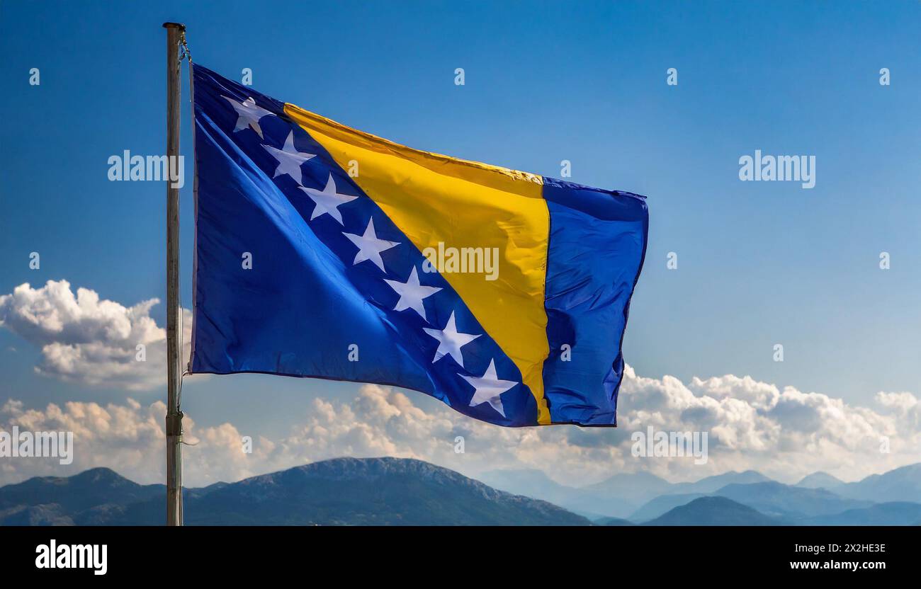Die Fahne von Bosnien Herzegowina flattert im Wind, isoliert gegen ...