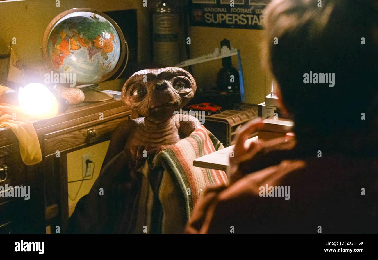 USA. Henry Thomas in a scene from (C)Universal Pictures movie : E.T ...