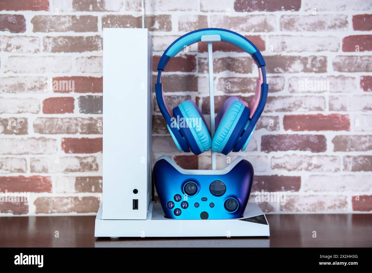 White gaming consoles the Xbox Series X and Xbox Series S. For play ...