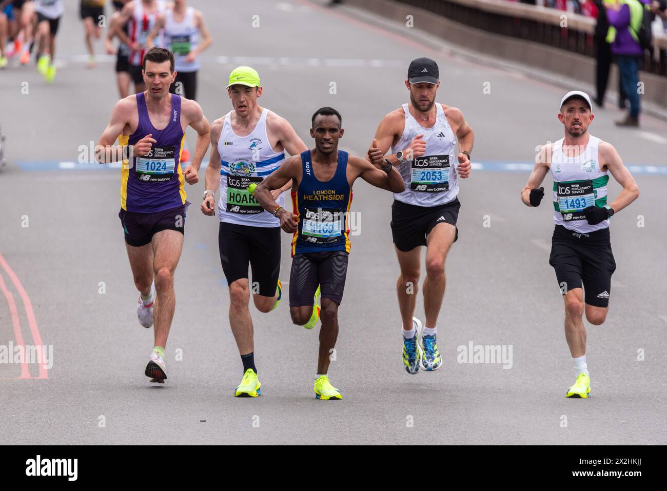 Elite and club runners competing in the TCS London Marathon 2024 ...