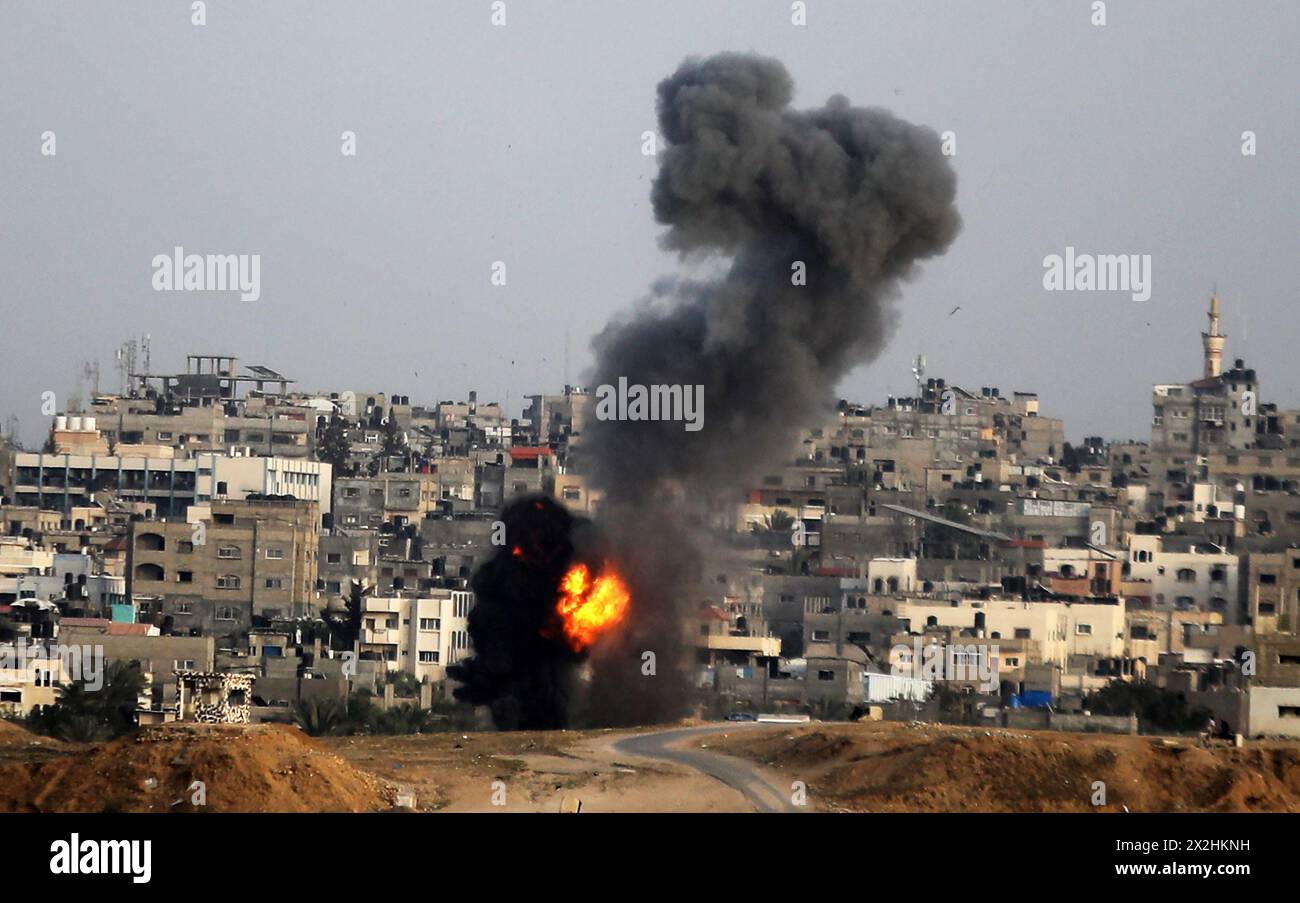 Rafah, Gaza. 22nd Apr, 2024. Smoke and flames rise during an Israeli ...