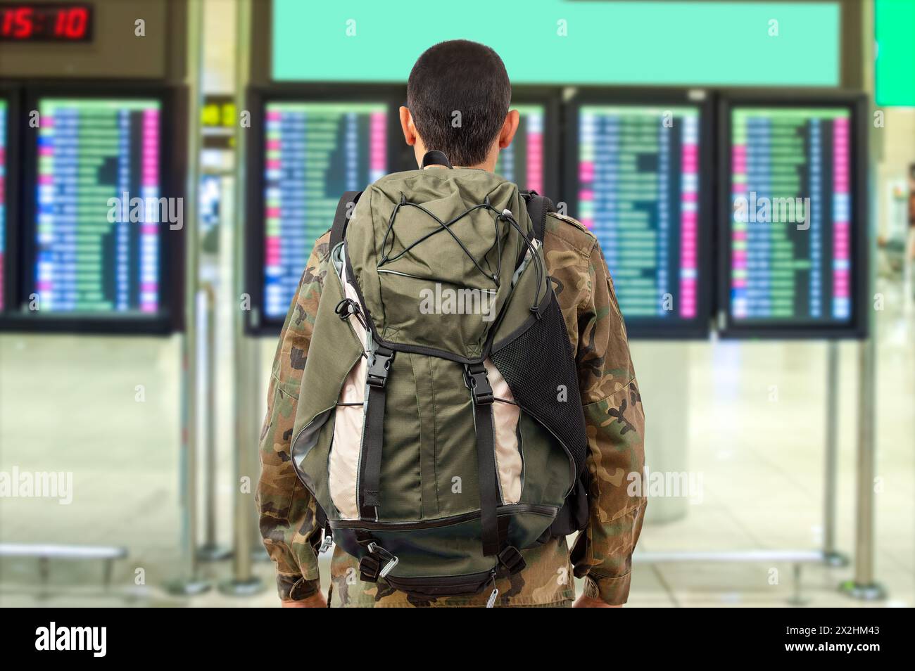 Us army soldier airport hi-res stock photography and images - Alamy