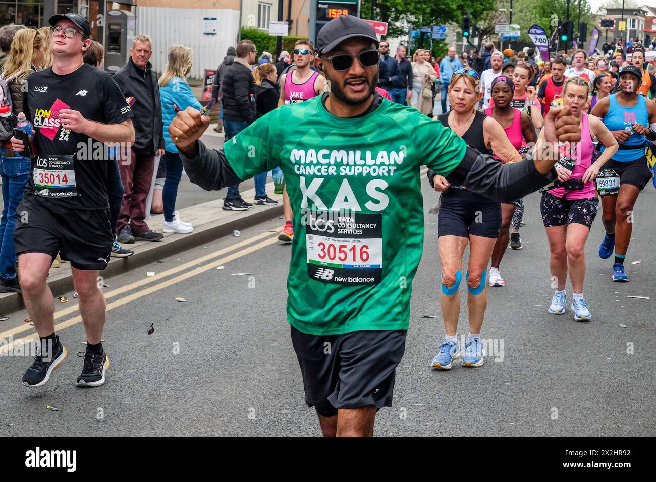 London Marathon 2024: Participant running in aid of Macmillan Cancer ...