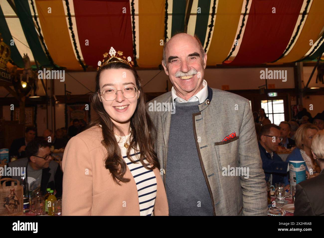 Lisa Lehritter Fraenkische Weinkoenigin Arthur Steinmann Frankenweinbau ...