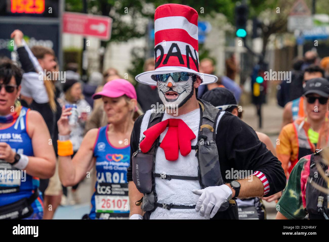 London Marathon 2024: Runner dressed in The Cat in the Hat costume on ...
