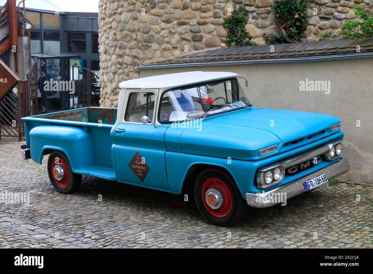 American GMC pickup, Breisach am Rhein, Baden-Wuerttemberg, Germany ...