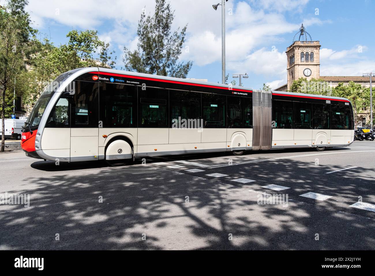 Electric bus in the city centre of Barcelona, Spain Stock Photo - Alamy