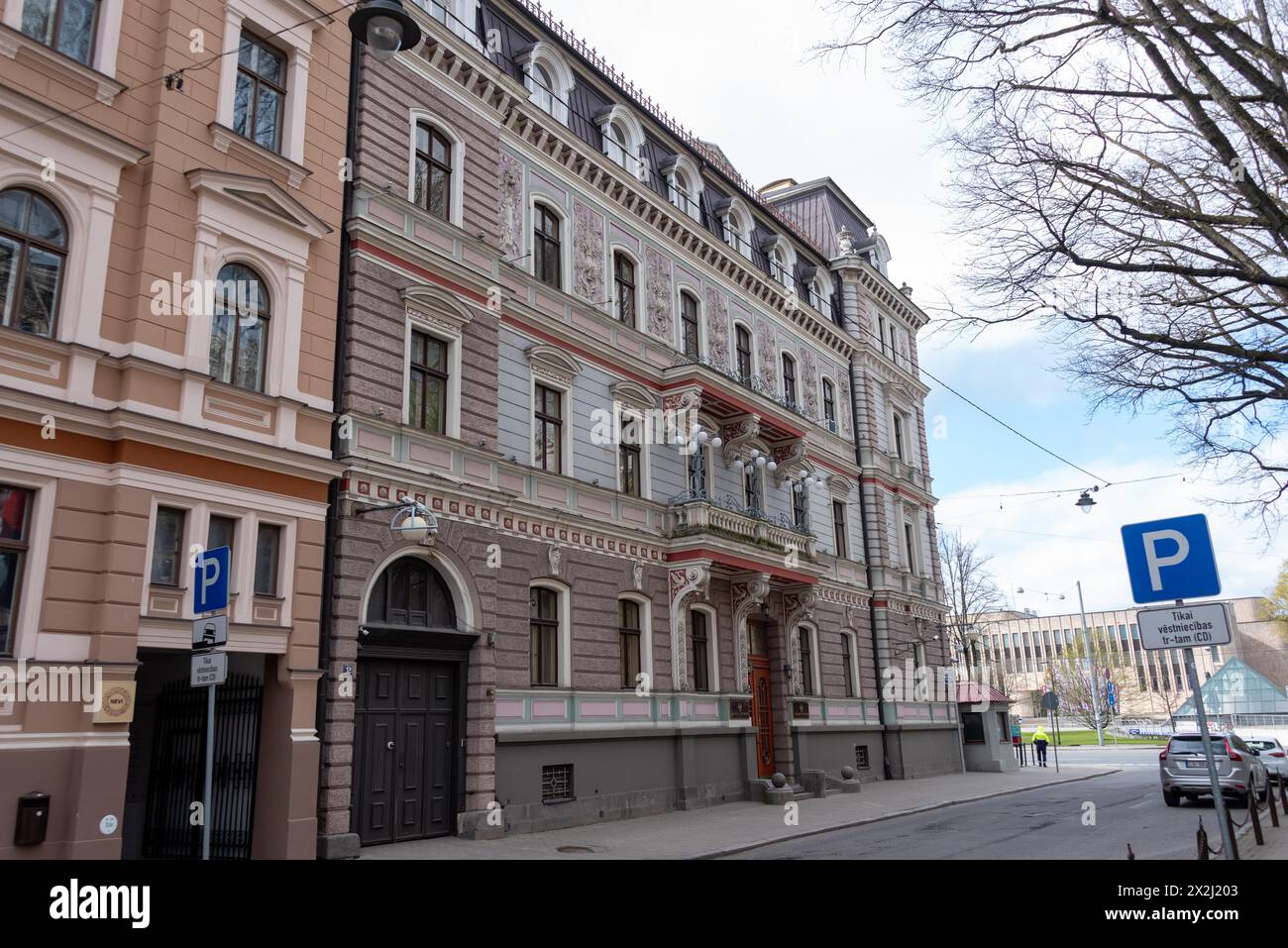 Embassy quarter building hi-res stock photography and images - Alamy