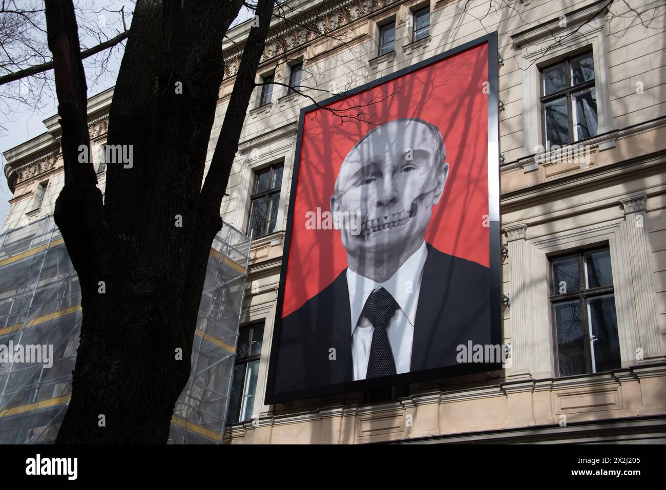 Vladimir putin painting hi-res stock photography and images - Alamy