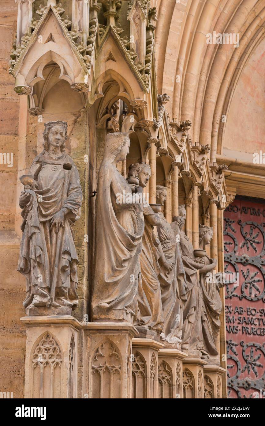 St Mary's Cathedral Eastern triangle portal Stock Photo - Alamy