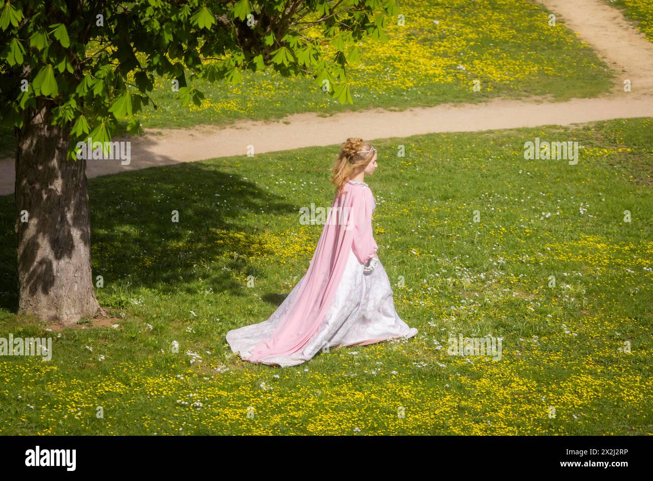 Cinderella can also be seen around Moritzburg Castle in spring. Model Tamara Kretschmer once ...