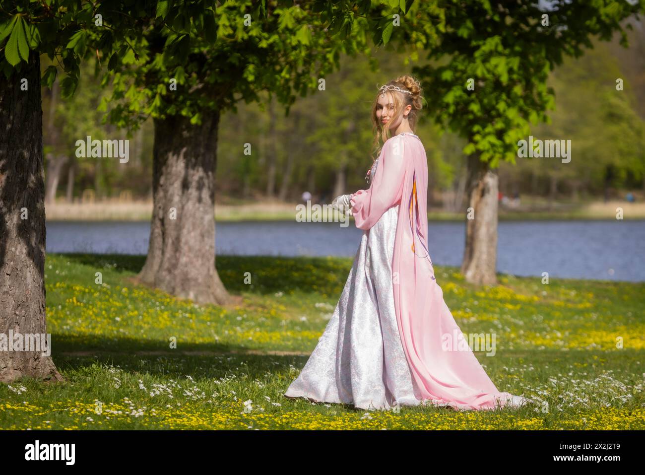 Cinderella can also be seen around Moritzburg Castle in spring. Model Tamara Kretschmer once ...