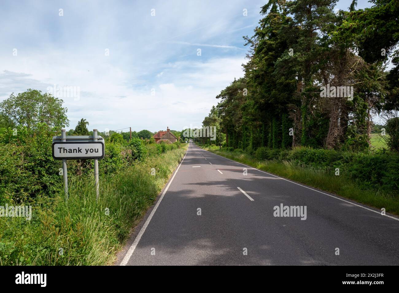 A road sign saying Thank you in the Sussex countryside Stock Photo - Alamy