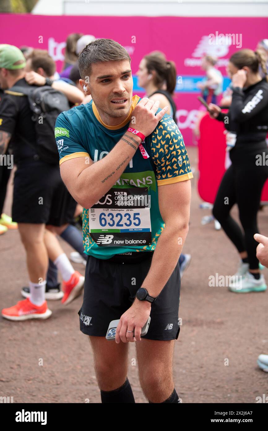 Josh Cuthbert during the 2024 TCS London Marathon on April 21, 2024 in ...