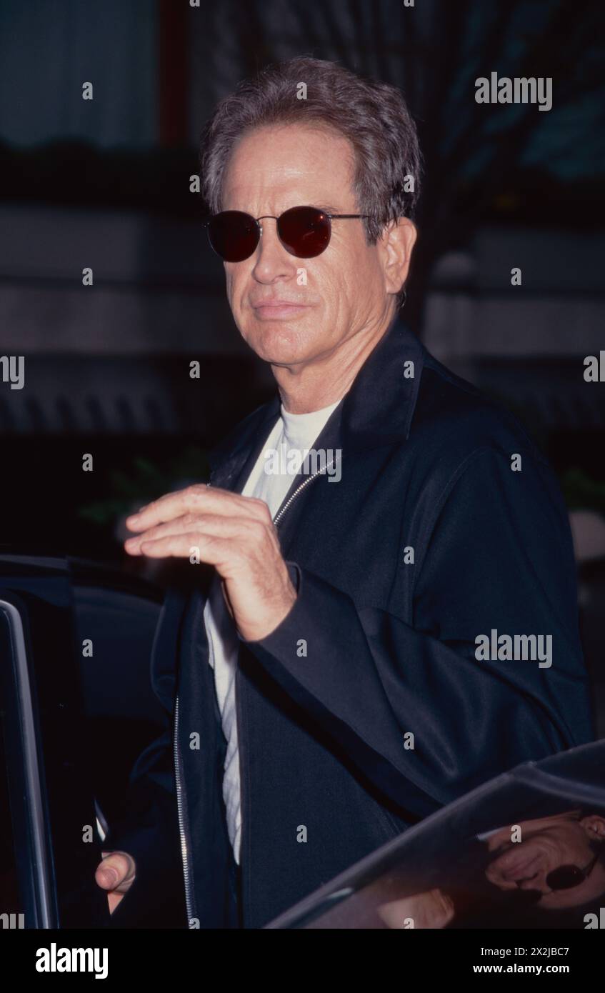 Warren Beatty filming "Town & Country" in New York City on September 15 ...