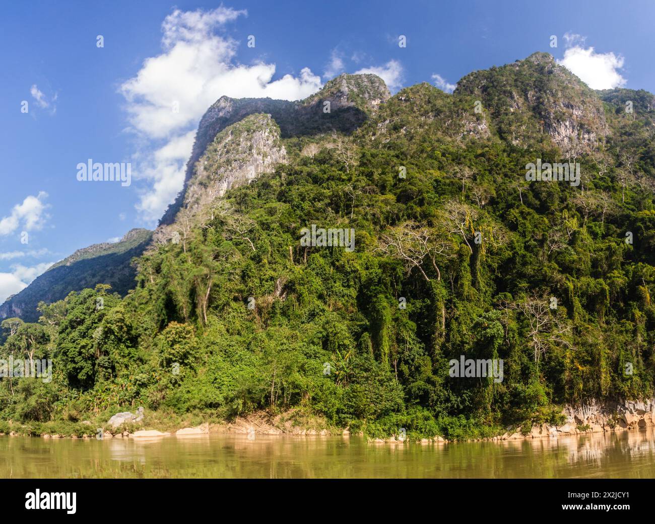 Rocky coast of Nam Ou river near Muang Ngoi Neua village, Laos Stock ...