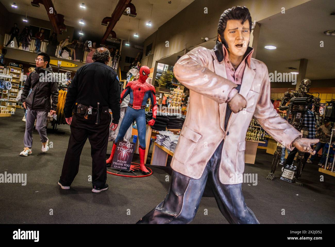Elvis statue, goft shop on Hollywood Boulevard, Hollywood, Los Angeles ...