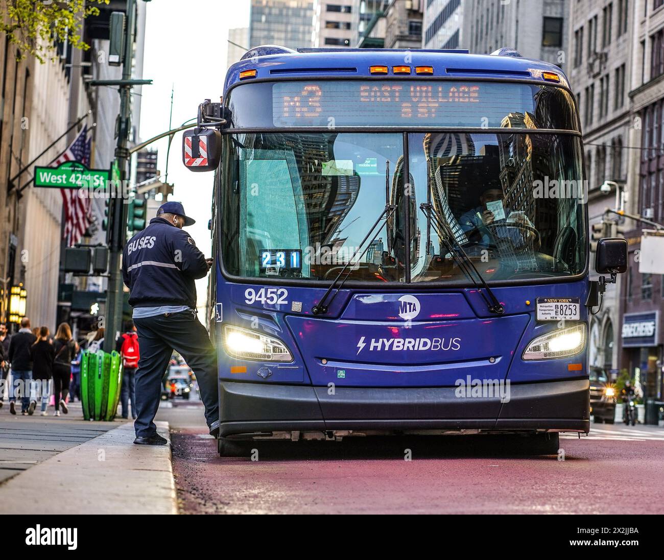New York, New York, USA. 22nd Apr, 2024. (NEW) MTA's free bus ...