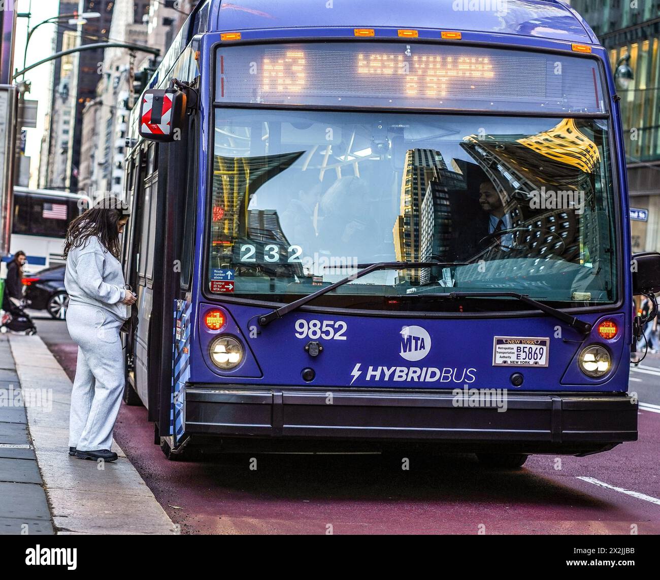 New York, New York, USA. 22nd Apr, 2024. (NEW) MTA's free bus experiment ends after Cut of New ...