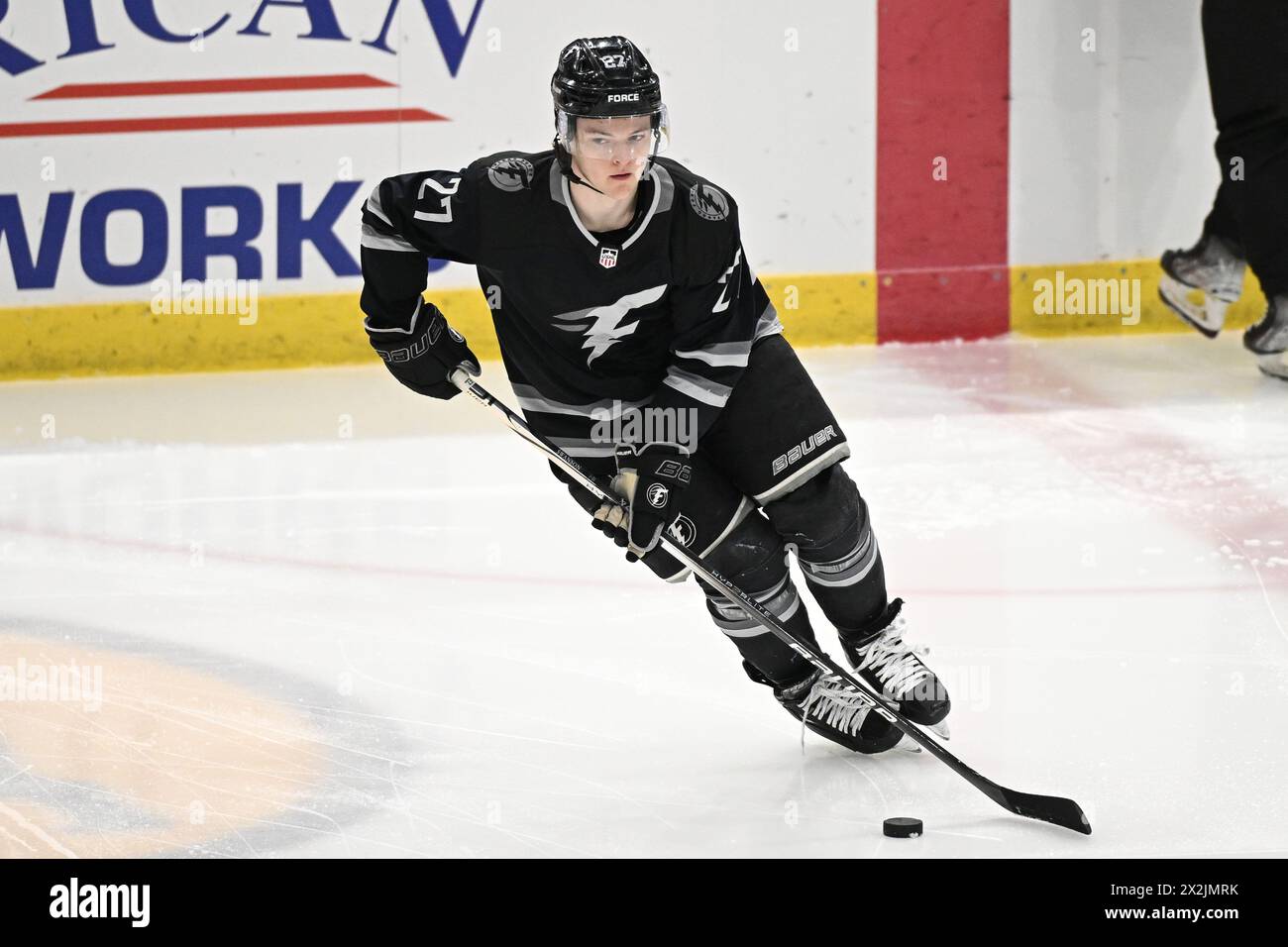 Fargo Force forward Mac Swanson (27) warms up before a USHL second ...