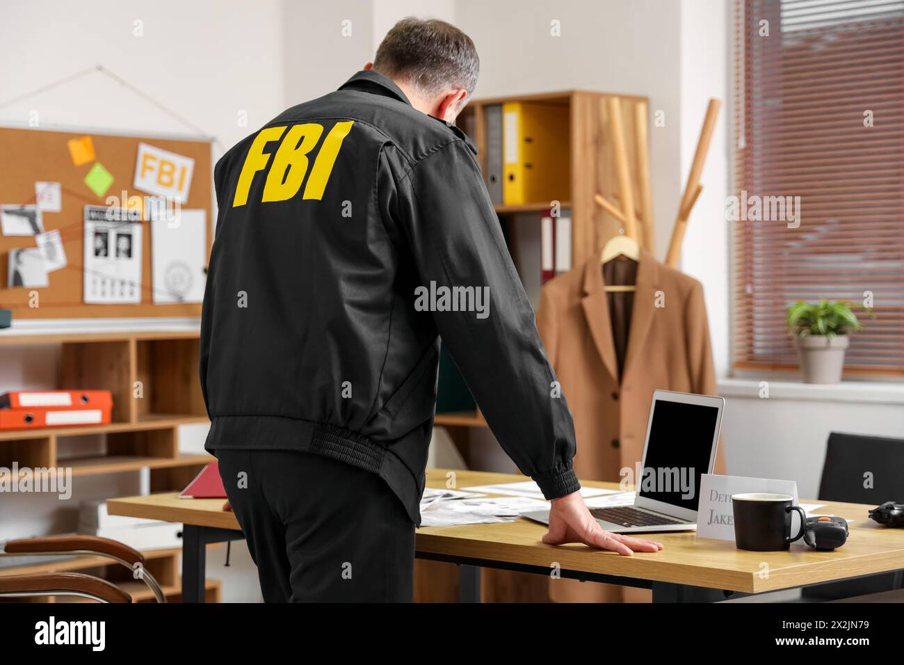 Fbi agent back hi-res stock photography and images - Alamy