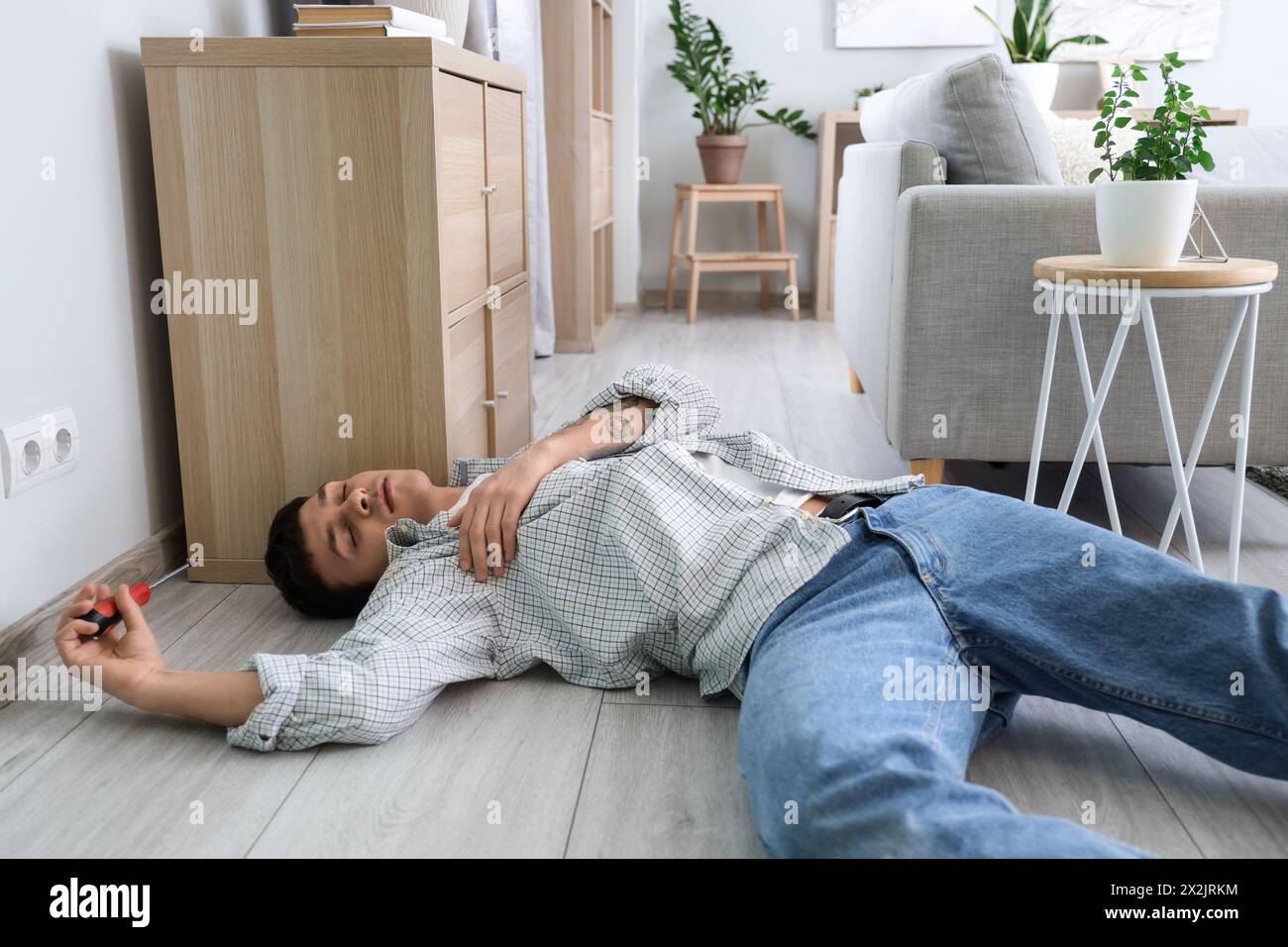 Electrocuted home hi-res stock photography and images - Alamy