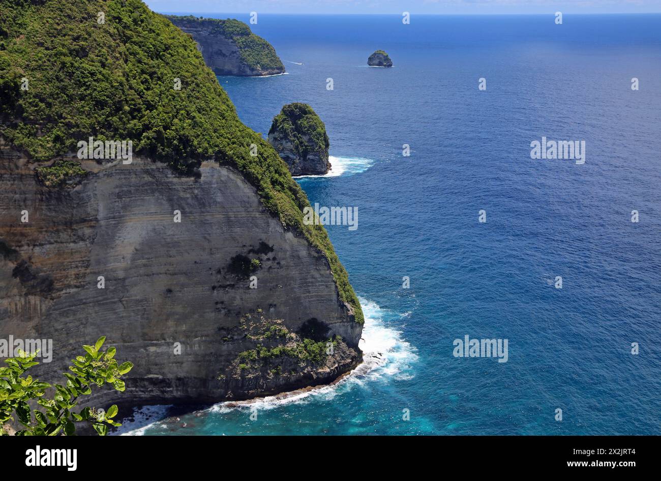 Nusa penida shore hi-res stock photography and images - Alamy