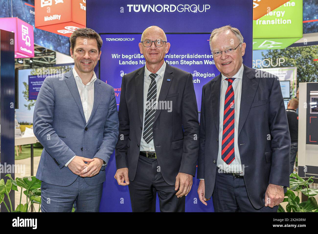 Rundgang Hannover Messe Ministerpräsident und Regionspräsident v.l.n.r ...