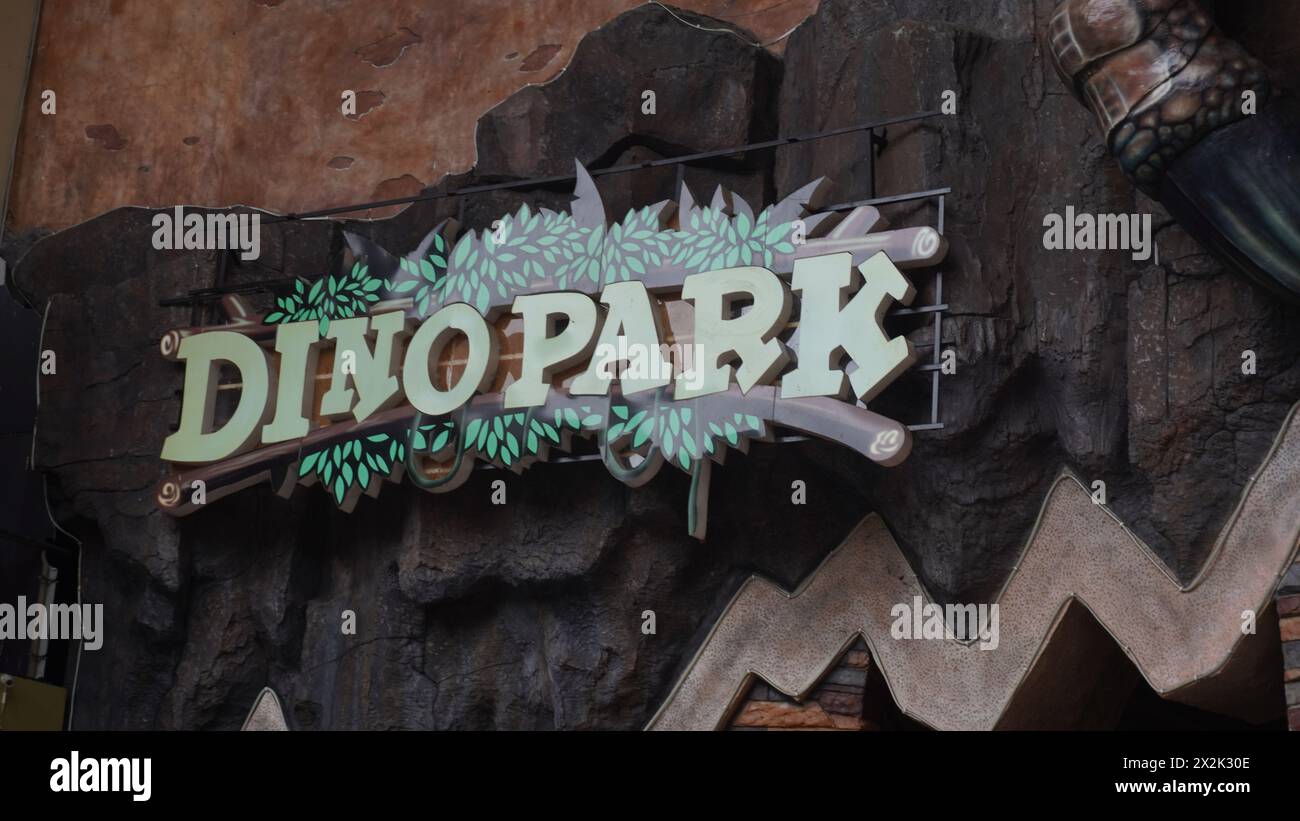 Amusement park sign hi-res stock photography and images - Alamy