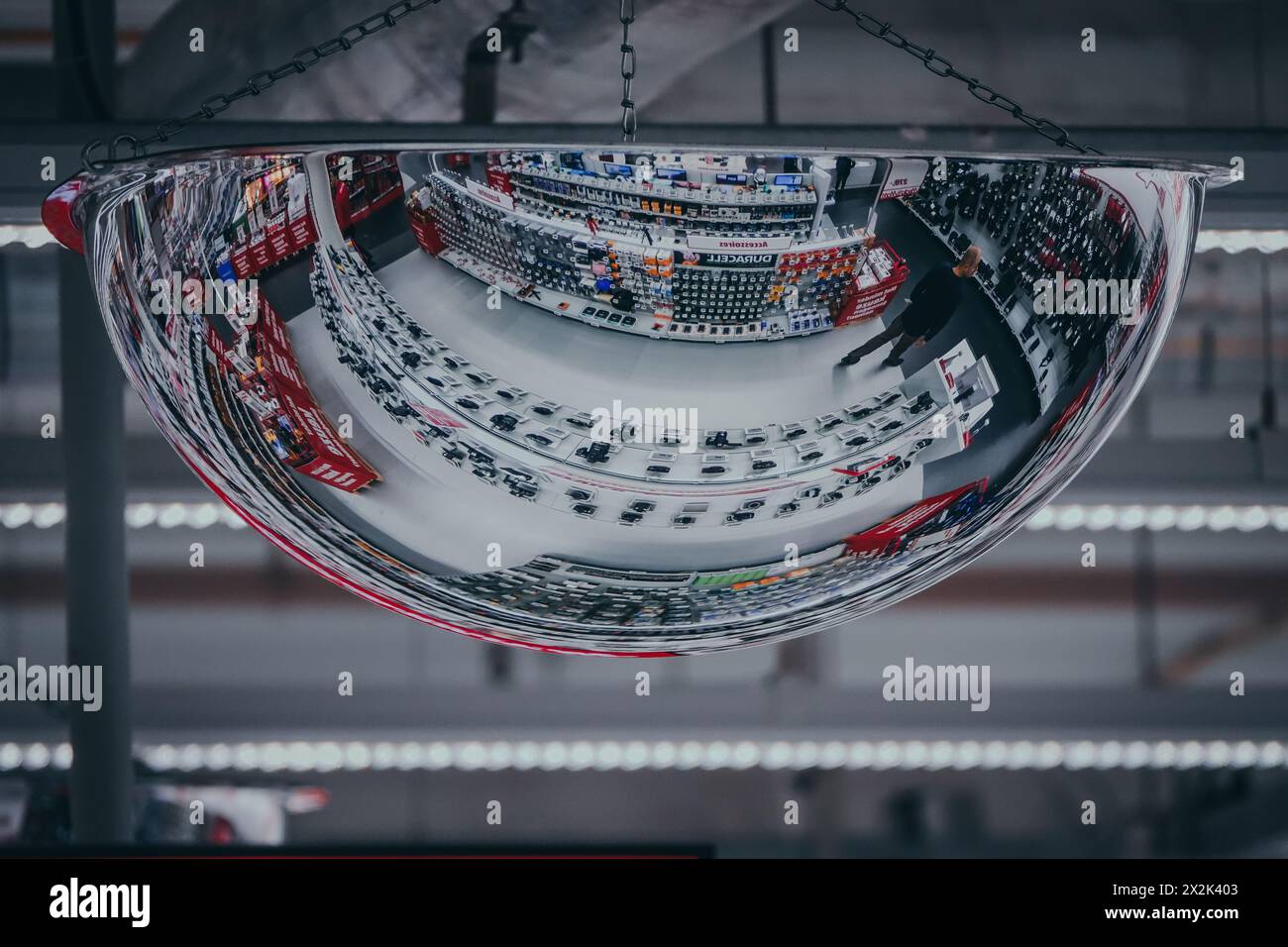 Retail store interior hi-res stock photography and images - Alamy