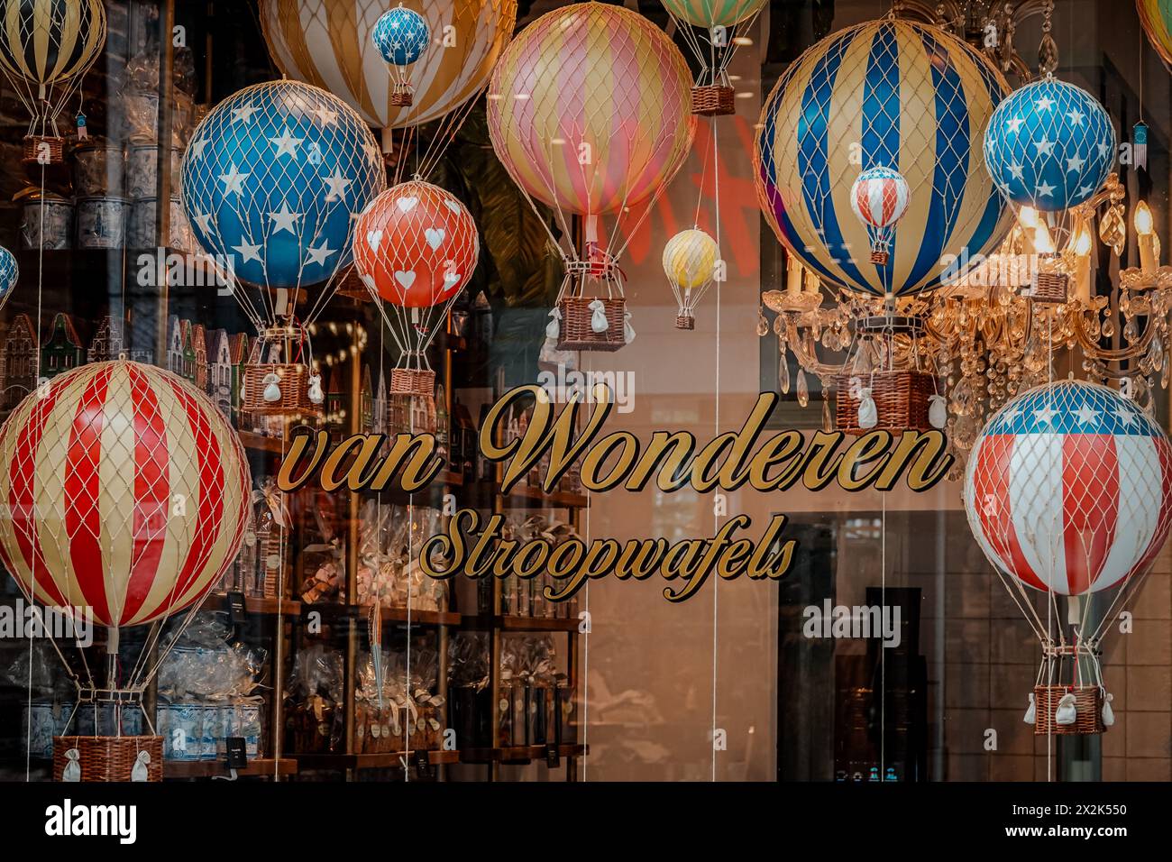 Balloon models hi-res stock photography and images - Alamy