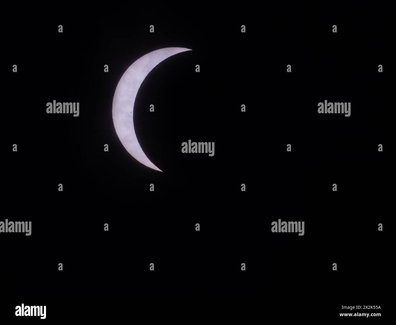 Sliver of the sun photographed during the solar eclipse on April 8 ...