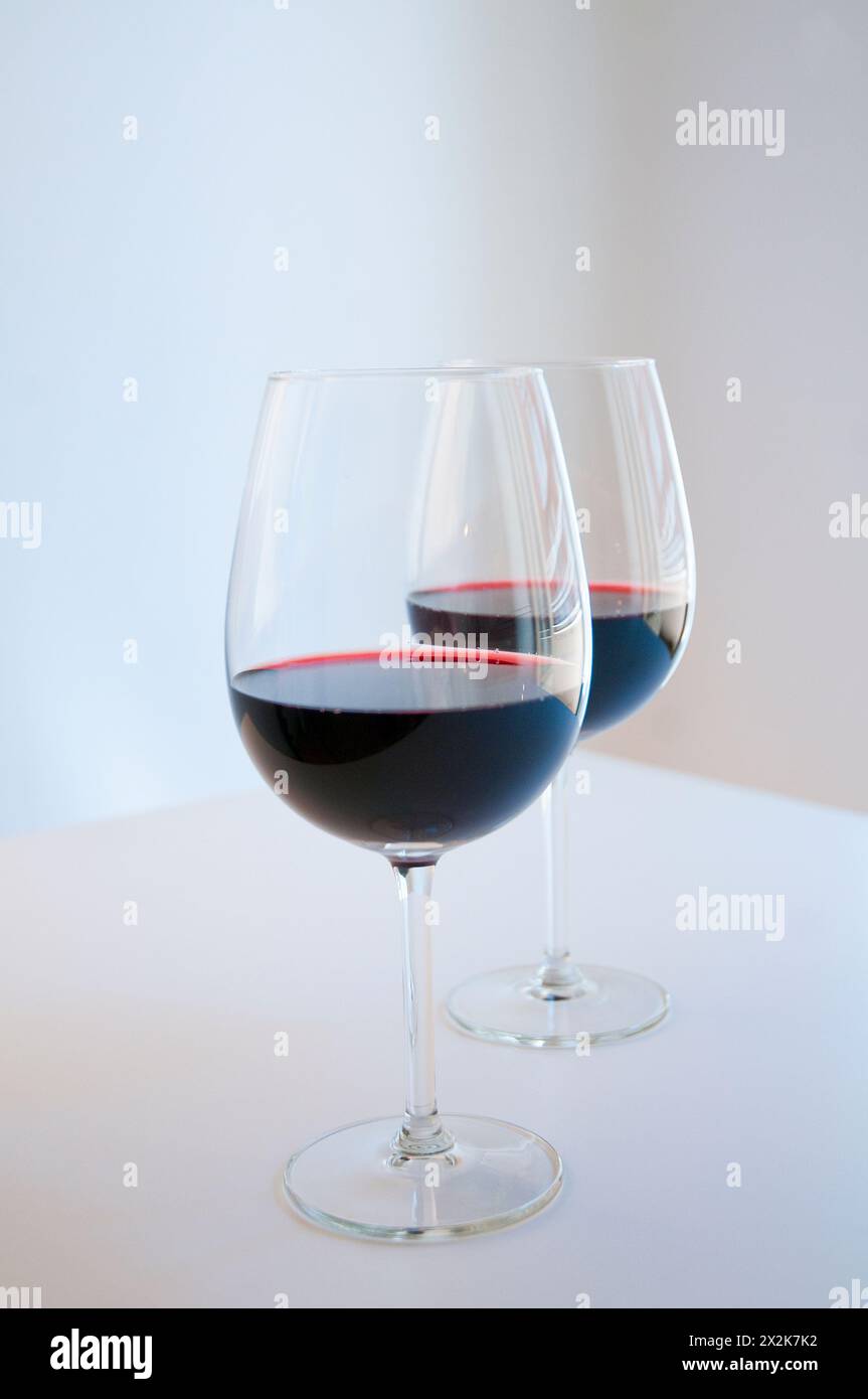 Two glasses red wine hi-res stock photography and images - Alamy