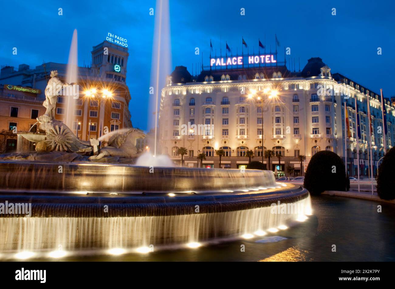 Neptuno fountain and Palace Hotel, night view. Madrid, Spain Stock ...
