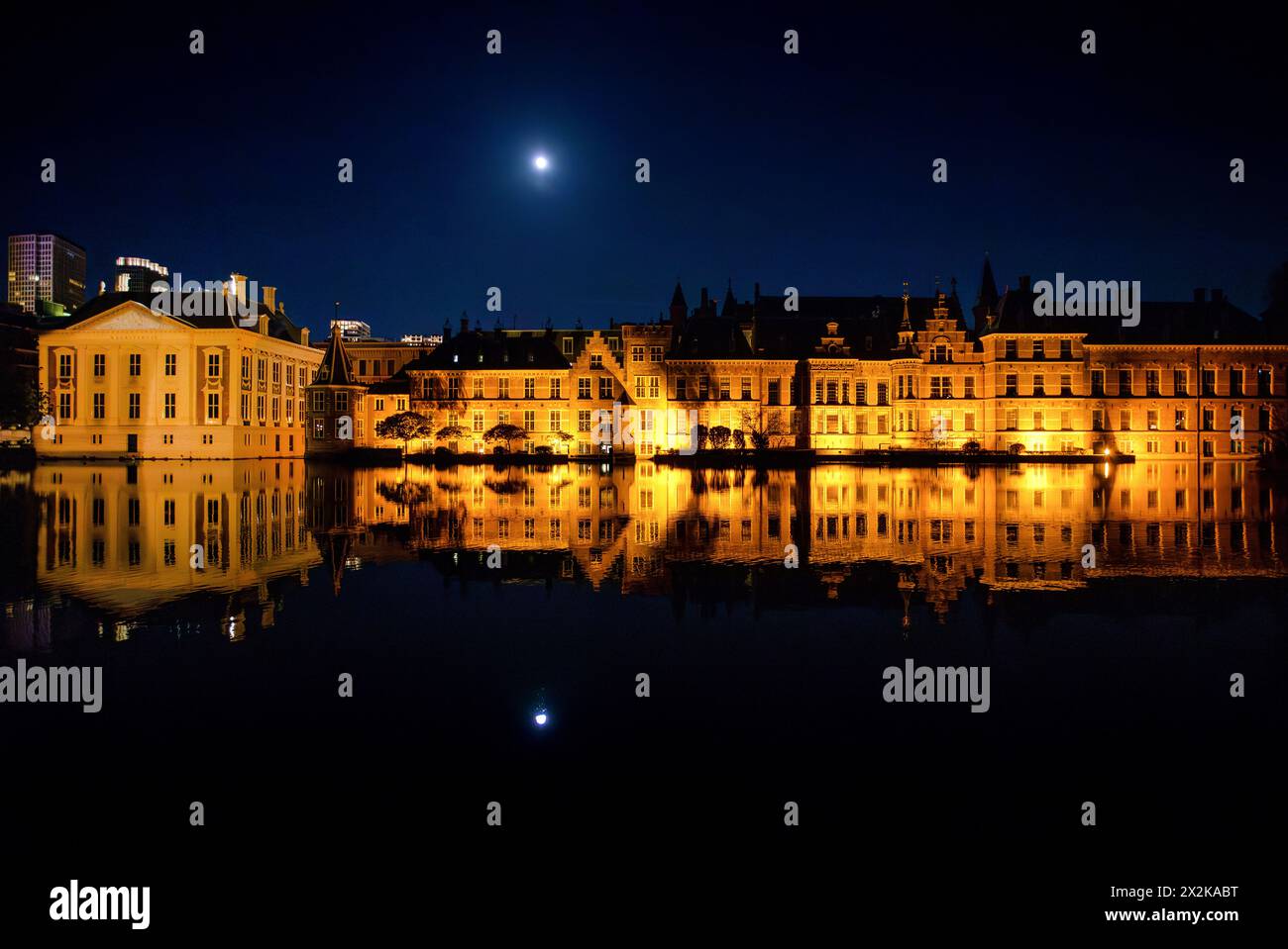 THE HAGUE - The Binnenhof on the Hofvijver in The Hague. Photo: ANP ...