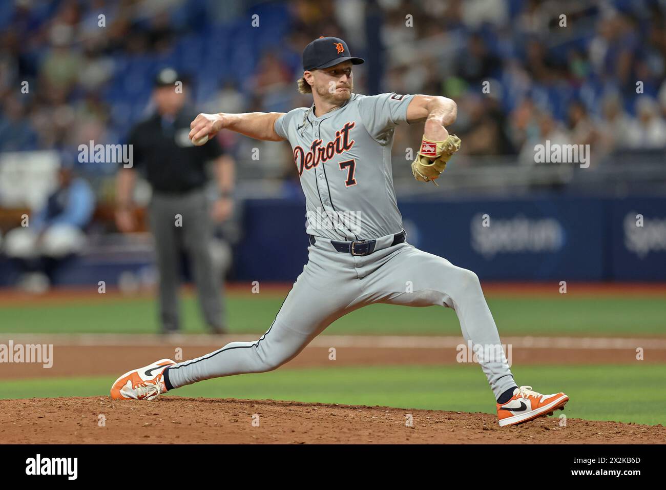 St. Petersburg, FL: Detroit Tigers pitcher Shelby Miller (7) delivers a ...