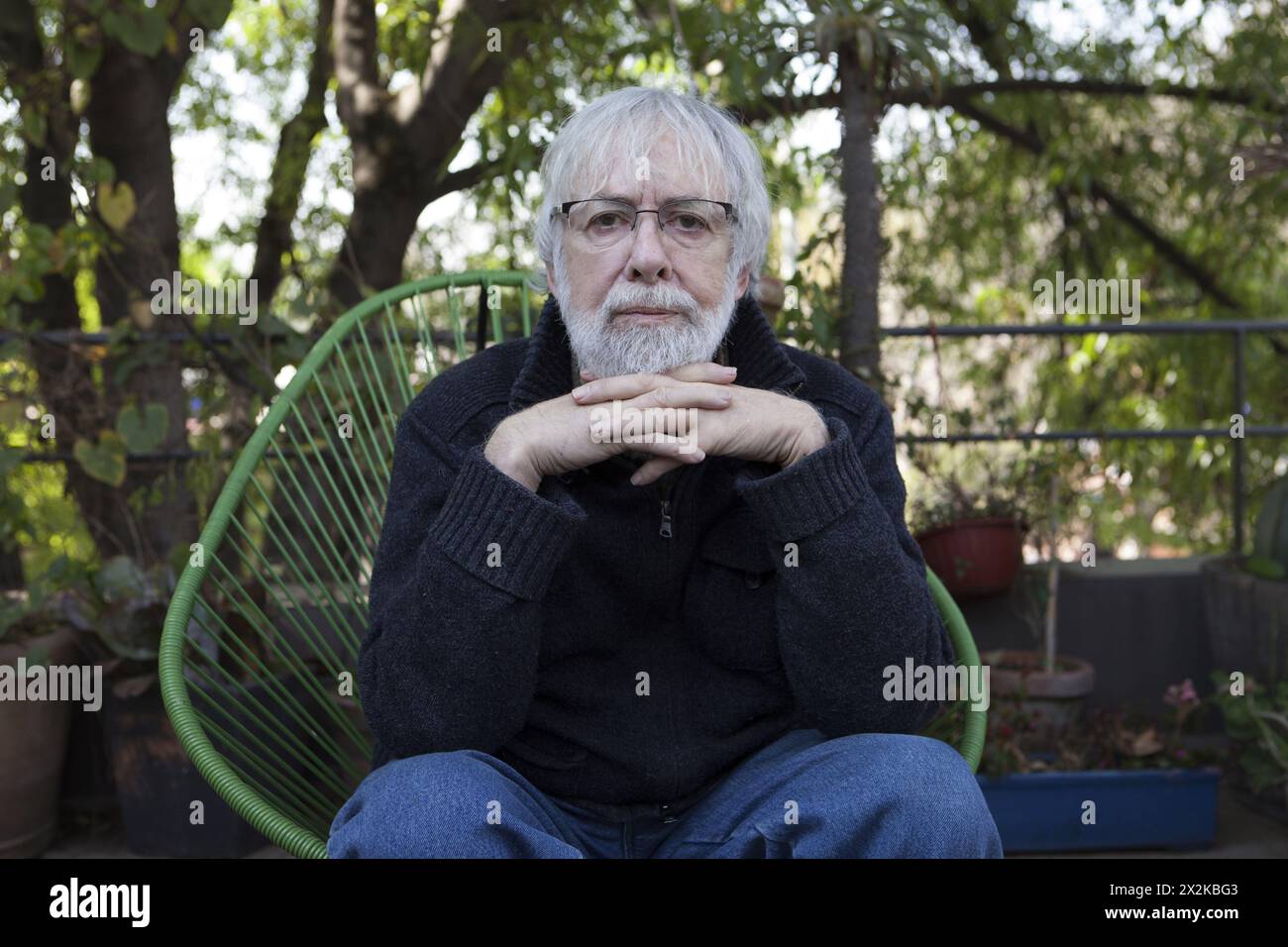 Portrait of Mike Wallace (historian) at his place in Coyoacan 10/01 ...
