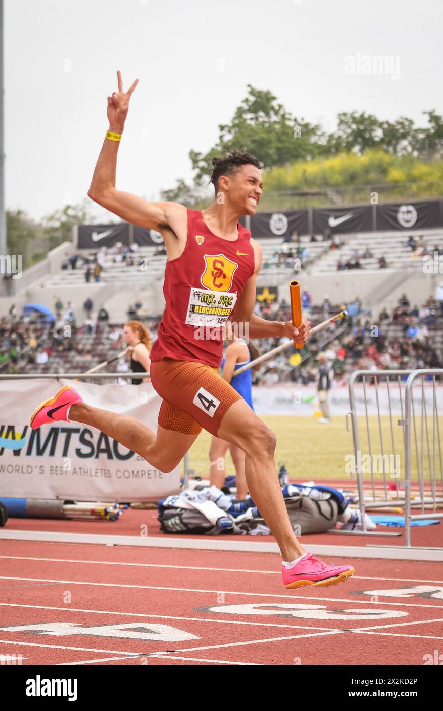 Johnnie Blockburger of Southern California wins in the men’s 4 x 100m ...