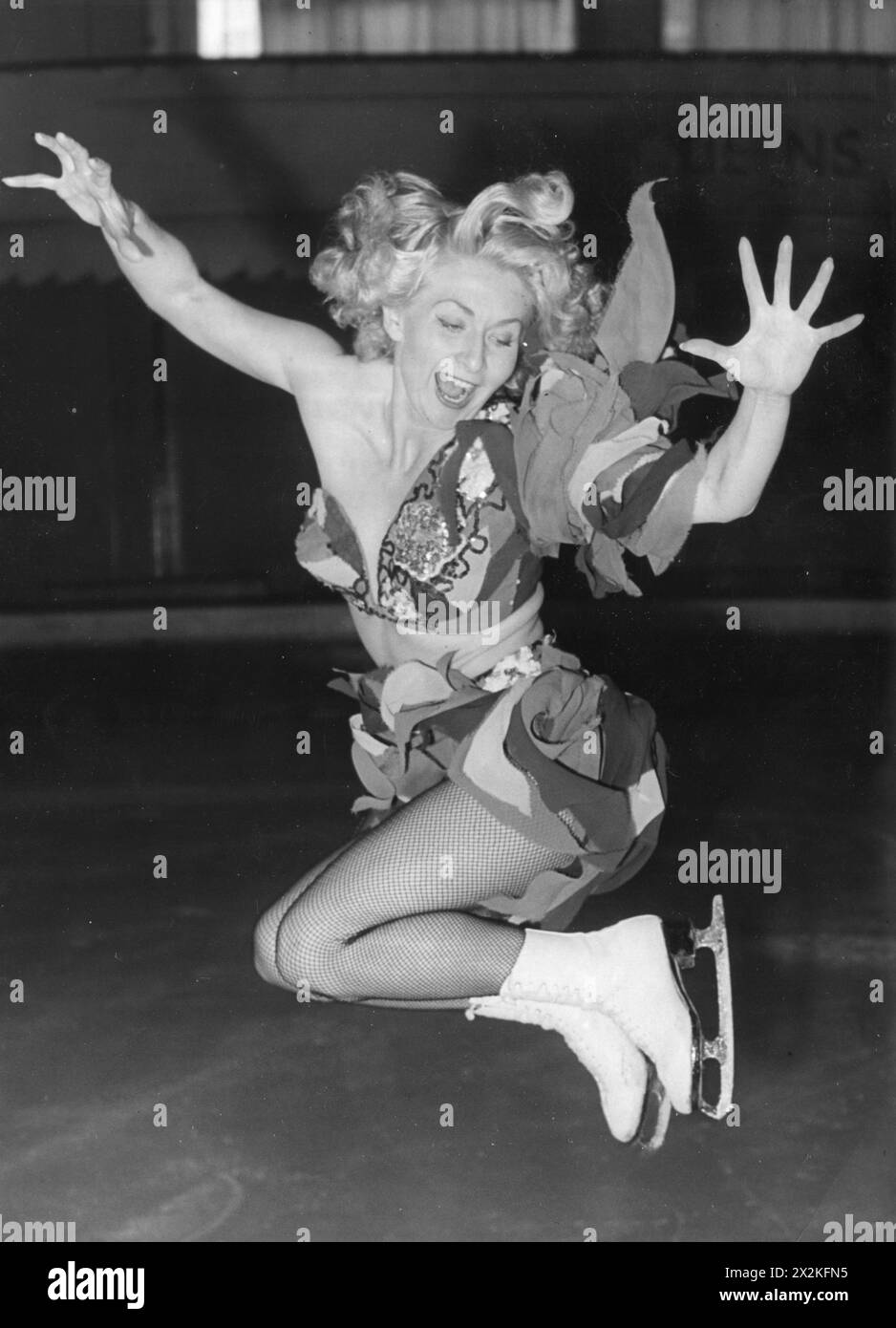 Walker, Daphne, * circa 1925, British athlete (figure skater ...