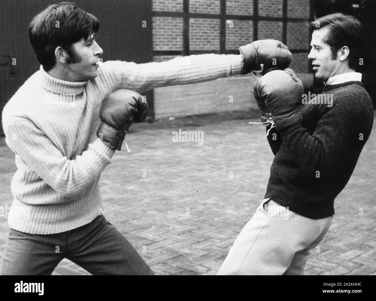 Schockemoehle, Paul, * 22.3.1945, German jump jockey, boxing with his ...