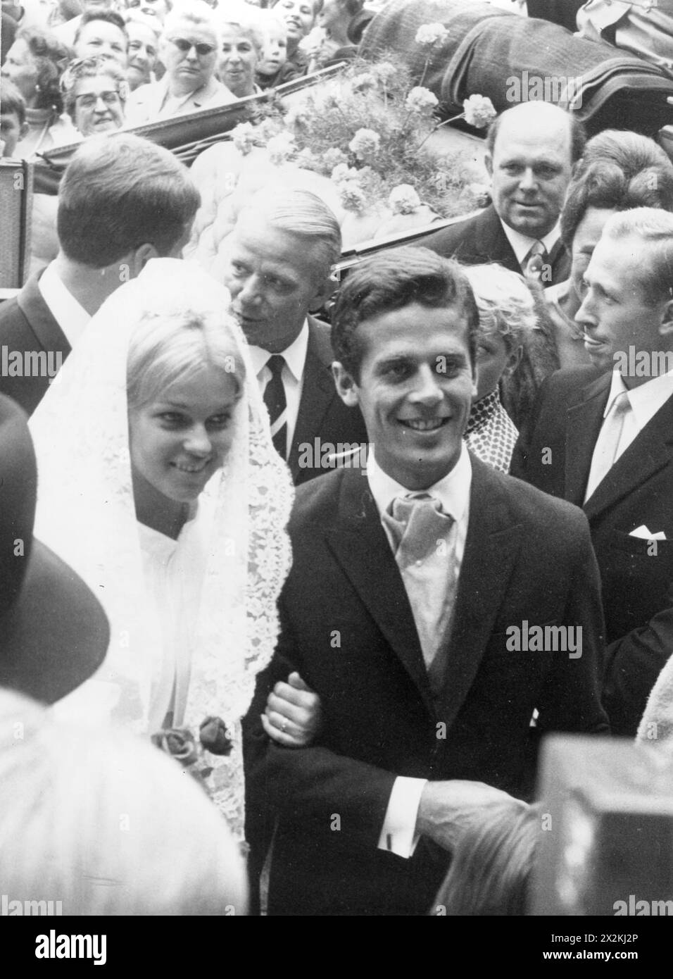 Schockemoehle, Alwin, * 29.5.1937, German jump jockey, wedding with ...