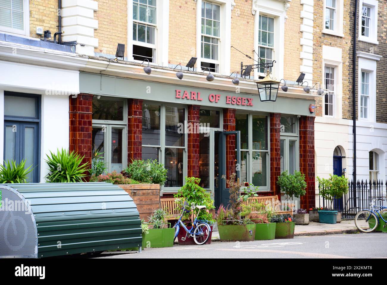 Earl of Essex Pub, Islington, London Stock Photo - Alamy