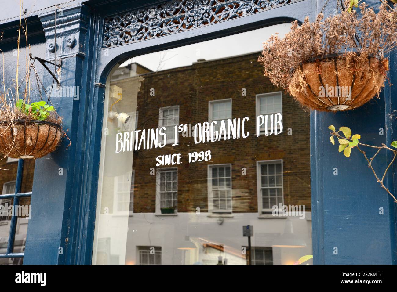 Duke of Cambridge Pub, Islington. London Stock Photo - Alamy