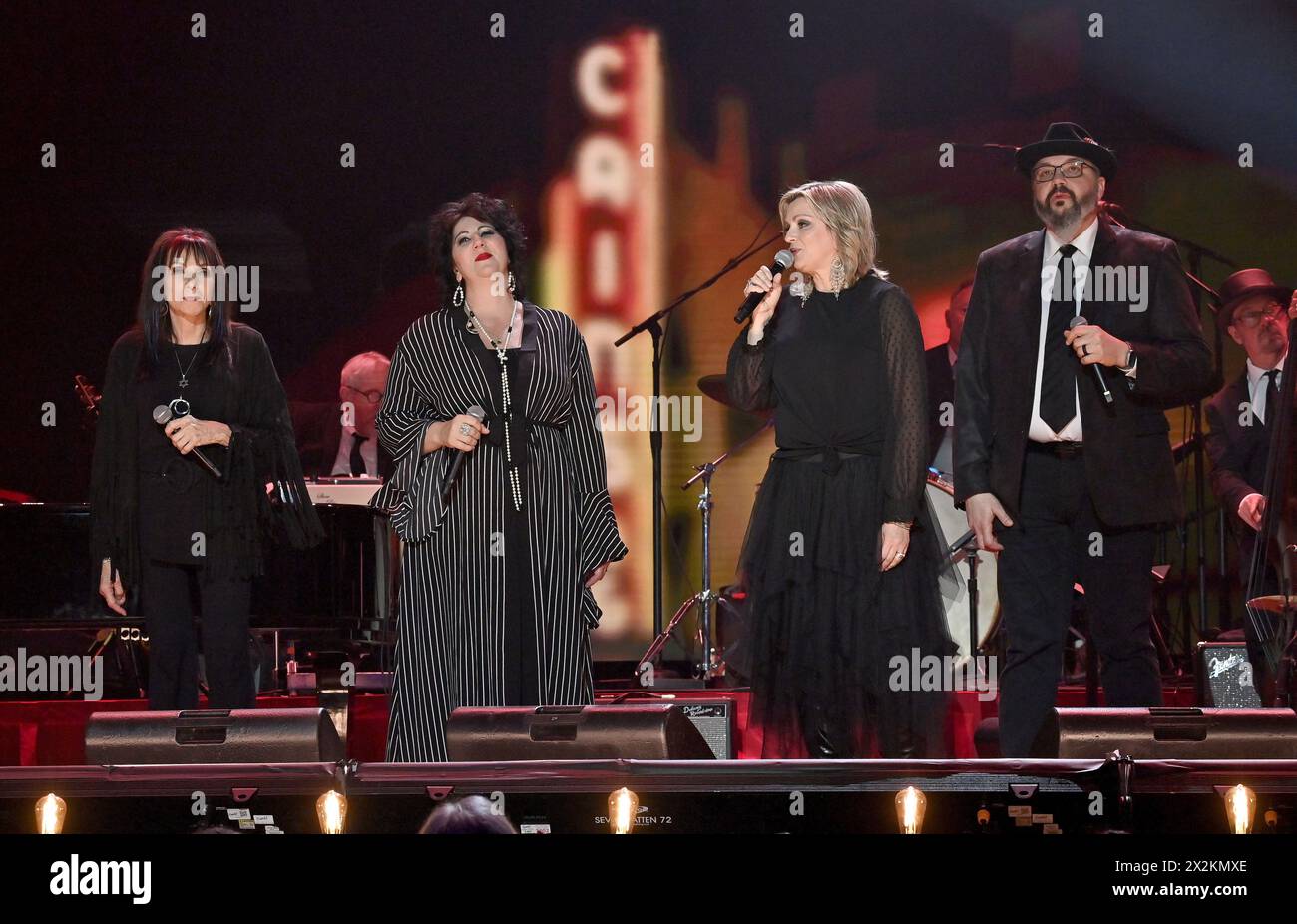 Lily isaacs hi-res stock photography and images - Alamy