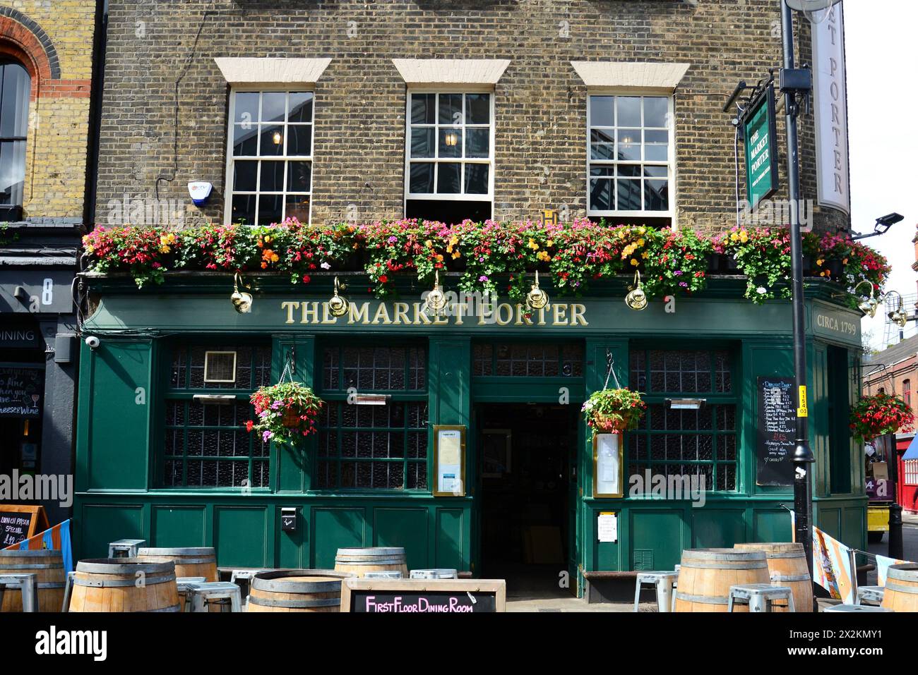 The Market Porter Pub, Borough Market, London Stock Photo - Alamy
