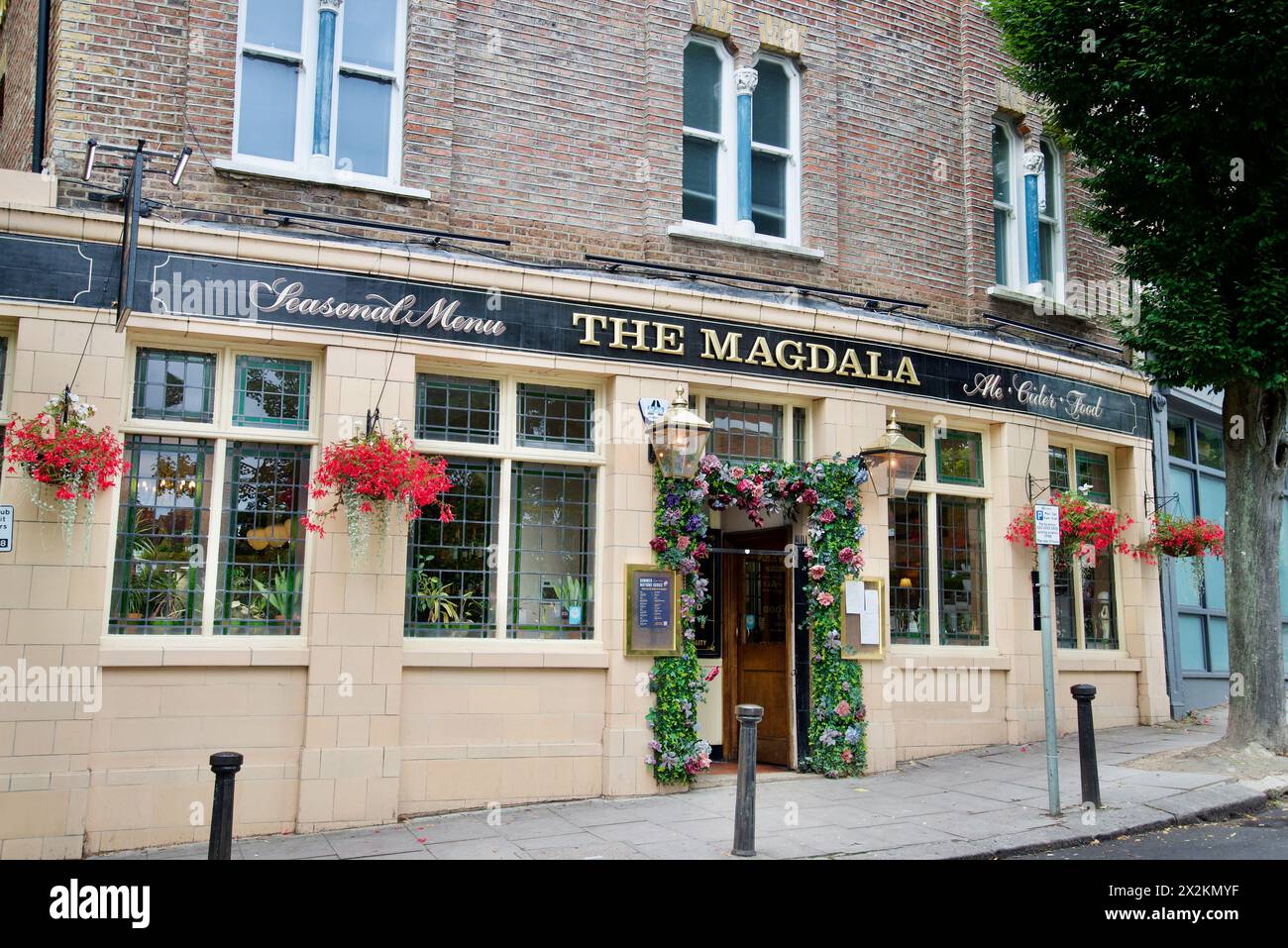 The Magdala Pub, Hampstead, London Stock Photo - Alamy