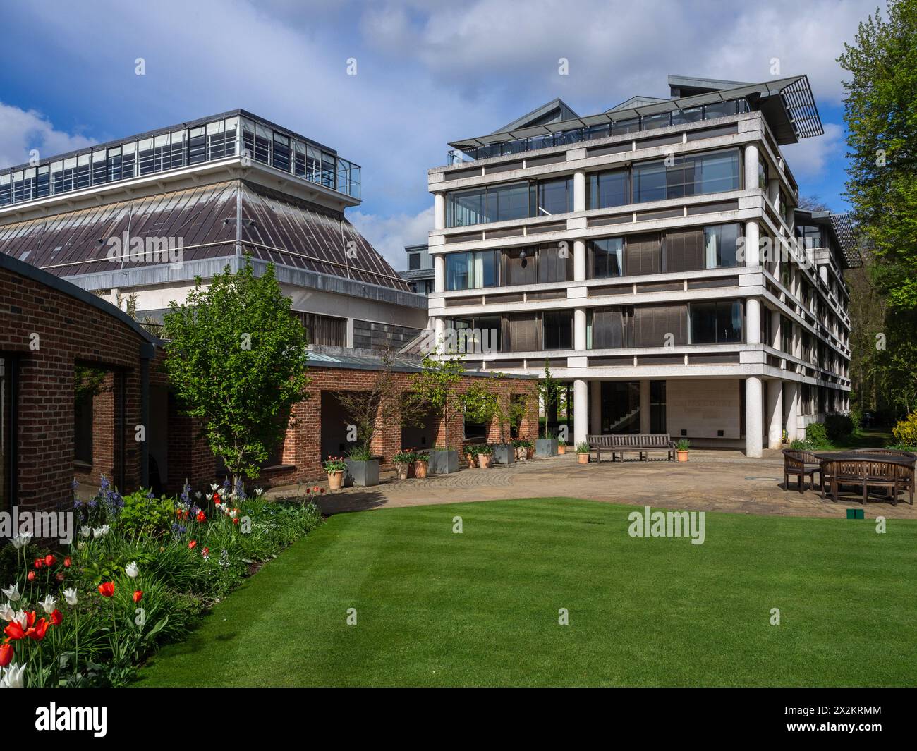 University buildings at Cripps Court, Queens College, Cambridge, UK ...