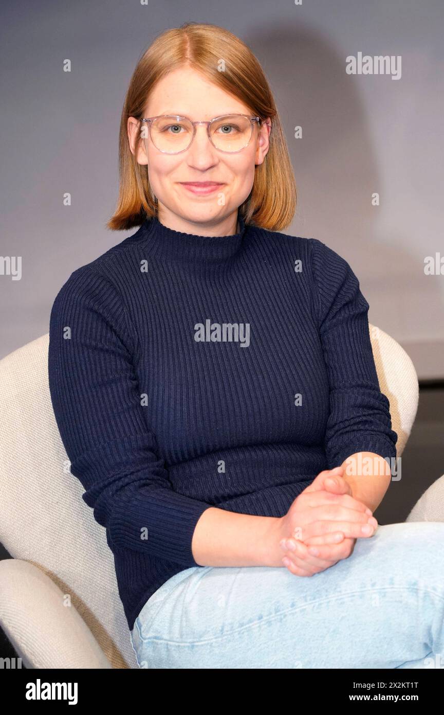Svenja Appuhn in der ARD-Talkshow maischberger im Studio Berlin ...