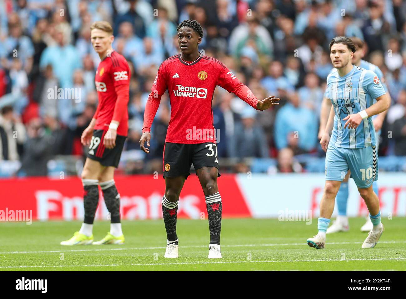 London, UK. 21st Apr, 2024. Manchester United midfielder Kobbie Mainoo ...