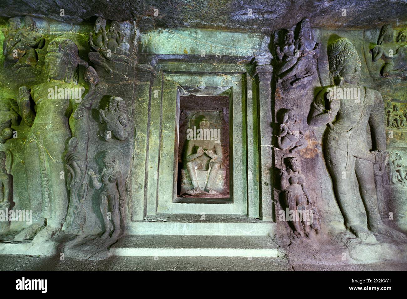 Ellora Caves : Buddhist Cave No 2 The shrine in the back wall is ...
